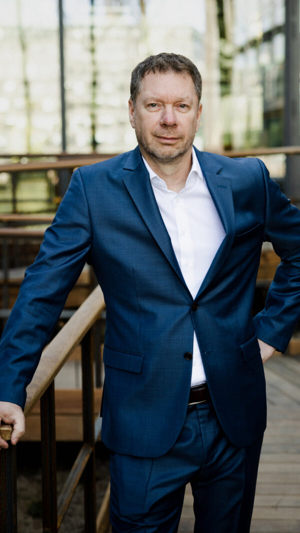 The official portal for foreigners who wish to visit, live or work in ...